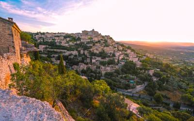 Gordes, village du Luberon, plus beau village de France | Provence Guide